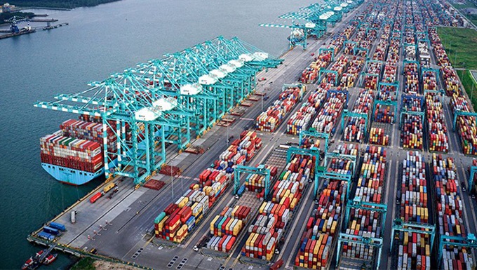 Pelabuhan Tanjung Pelepas Sdn Bhd. - PTP 1st container terminal in ...
