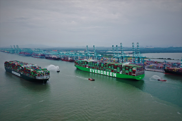 Pelabuhan Tanjung Pelepas Sdn Bhd. - PTP terima kunjungan kapal kontena terbesar dunia